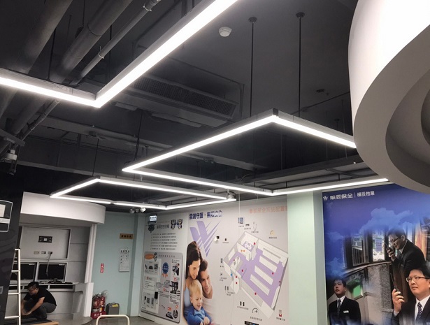 Showroom Large Square Lighting Installation-Siriustek inc.祥賀光電